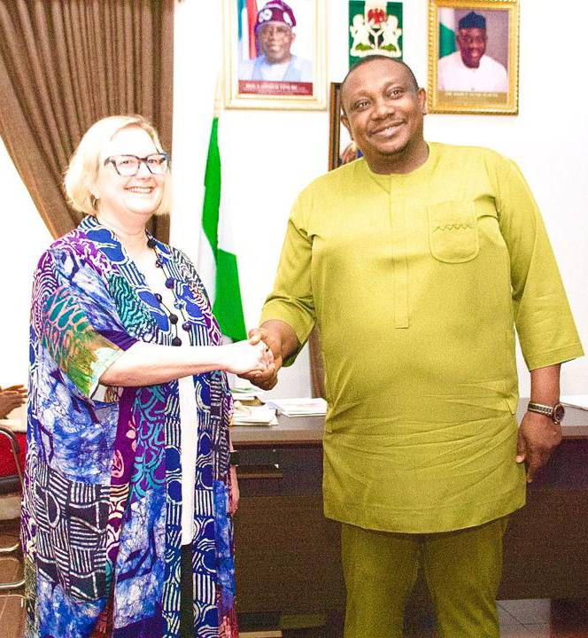 VICE-CHANCELLOR PROFESSOR UGOCHUKWU BOND STANLEY ANYAEHIE RECEIVES U.S ...