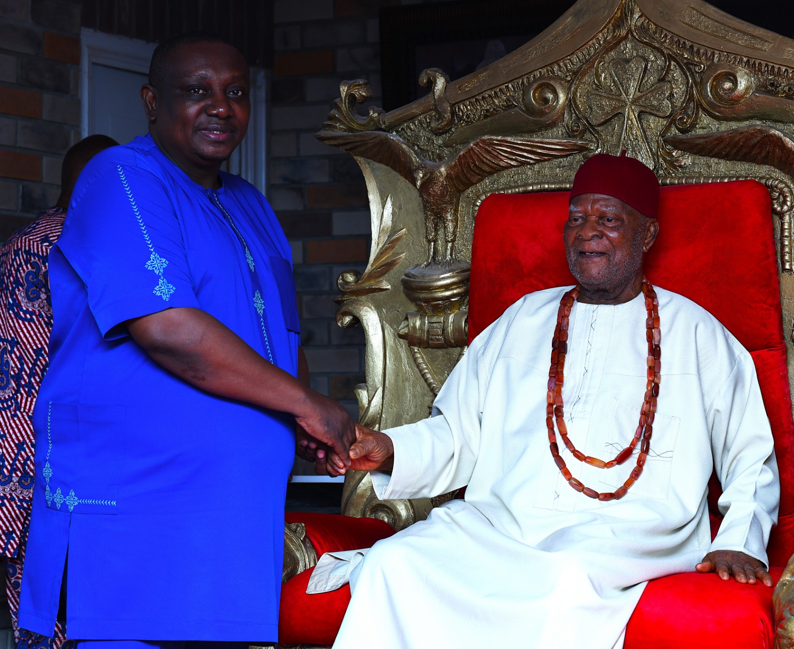 UNIZIK VC Pays Homage to HRM Igwe Kenneth Orizu III - Nnamdi Azikiwe ...